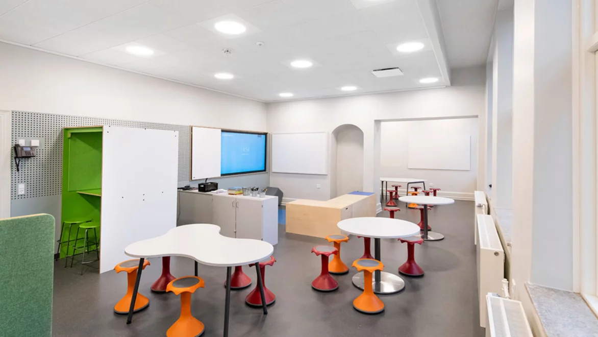 Ventilerende lofter gav Skolen i Bymidten bedre indeklima | Knauf Danmark