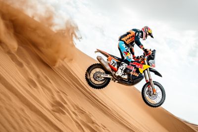 EDGAR CANET FIFTH-FASTEST ON STAGE 10 AT DAKAR 2025 | KTM United States