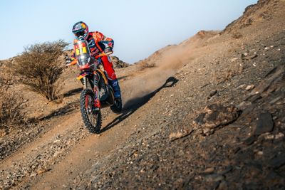 STAGE EIGHT VICTORY FOR LUCIANO BENAVIDES AT DAKAR RALLY | KTM