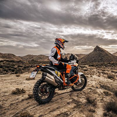 VIAGGIA LONTANO IN SELLA ALLA NUOVA KTM 1390 SUPER ADVENTURE R 2025 ...