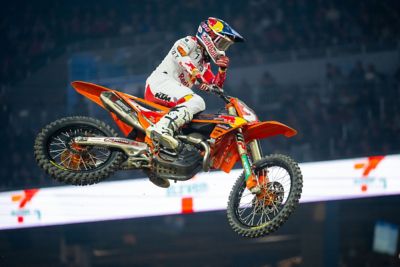 Webb extends 450SX advantage in Detroit as late crash costs Plessinger ...