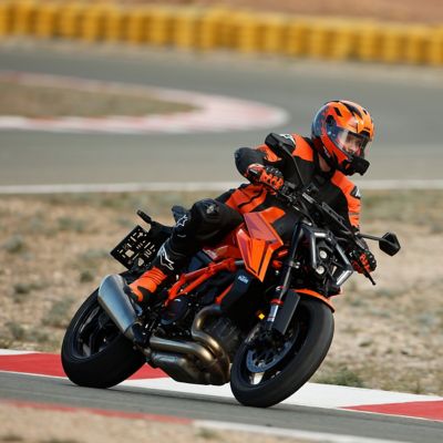 MEET 30 YEARS OF DUKE KTM 1390 SUPER DUKE R WINNER – FLORIAN KLOEN | KTM