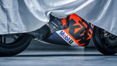 KTM to throttle MotoGP™ future thanks to new Mobil 1™ synergy | KTM