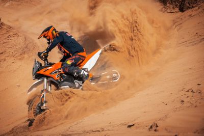 CREADA PARA OFRECER EL MÁXIMO RENDIMIENTO EN LOS RALLYS MÁS DUROS - KTM ...