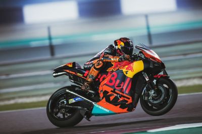 RED LIGHT AT THE READY AS 2020 MOTOGP™ REVS UP | KTM Chile