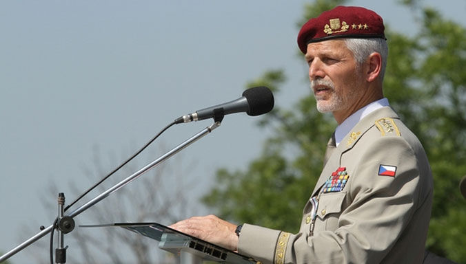 Le général Pavel élu en tant que prochain président du Comité militaire ...