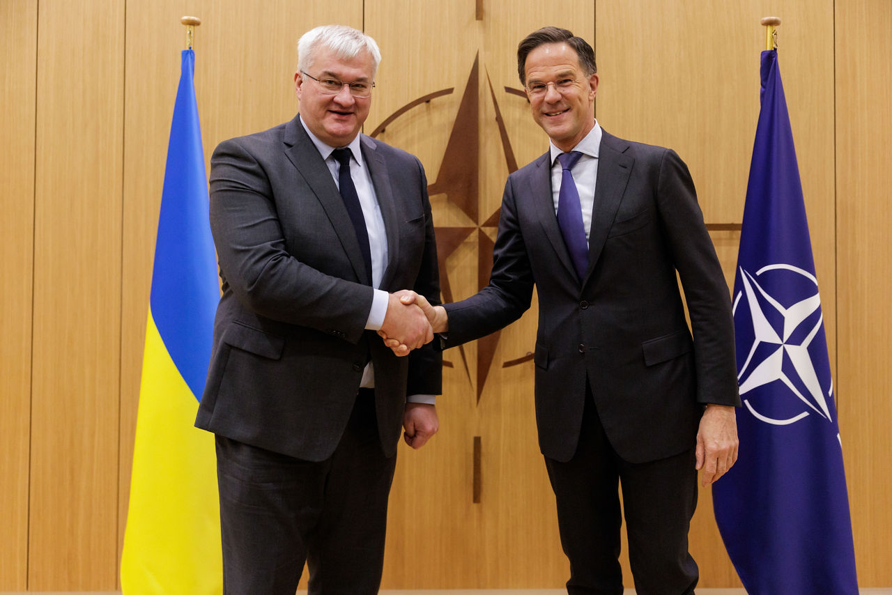 NATO Secretary General meets with the Minister of Foreign Affairs of Ukraine | OTAN Galerie de ...