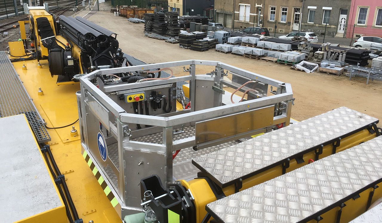PALFINGER Railway presents new workman basket at Innotrans 2018